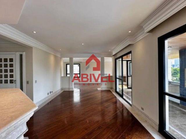 Sobre cobertura com 216 m² para alugar ou à venda em São Paulo SP