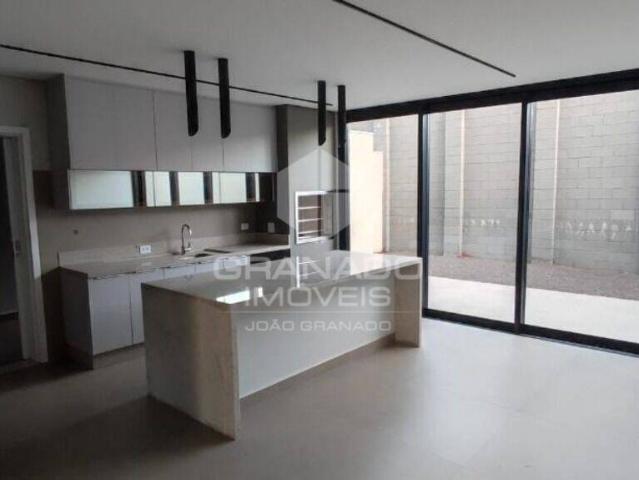 Sobre sobrado com 157 m² em Maringá PR