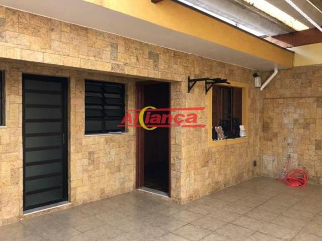 Sobredo consevado e Bem Localizado, com 3 Dorm e uma Suite