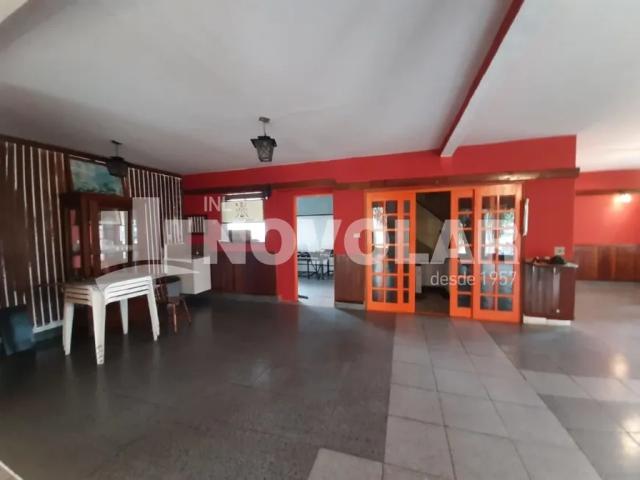 Sobreloja 300 m² equipada em Santana, próxima à Av. Brás Leme