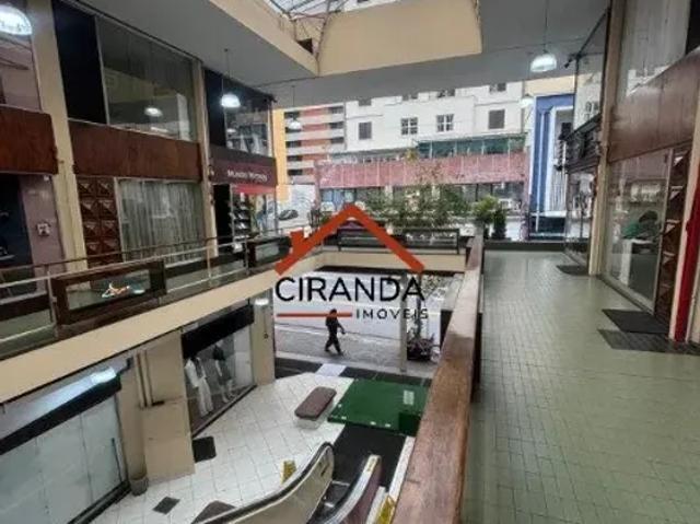 Sobreloja com mezanino em localização estratégica