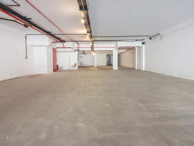 Sobreloja na Rua Teodoro Sampaio, N. 2463 • 940 m²