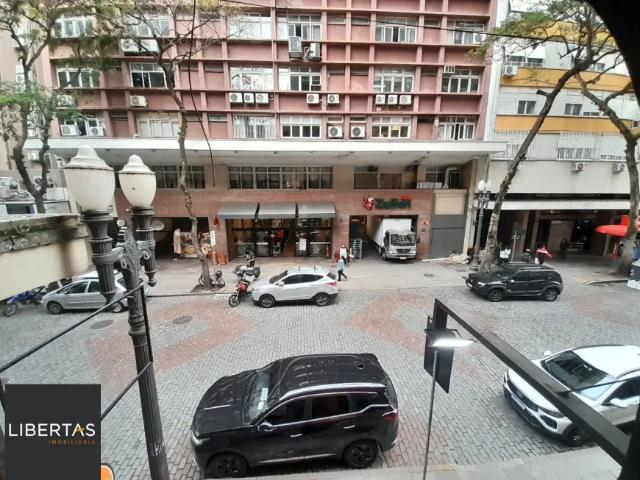 Sobreloja para locação no Centro Histórico, com 247m² em frente ao Zaffari