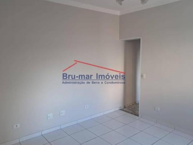 Sobreposta alta 3 dormitórios 2 suítes, Campo Grande, 2 vagas, reformada