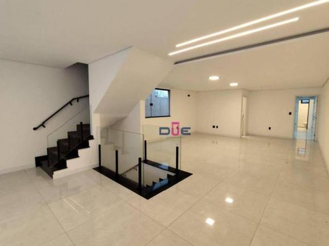 Sobreposta duplex com piscina e vista mar. 280 m² no Embaré