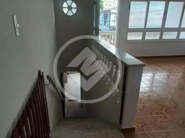 Sobreposta 3 quartos Santos Encruzilhada