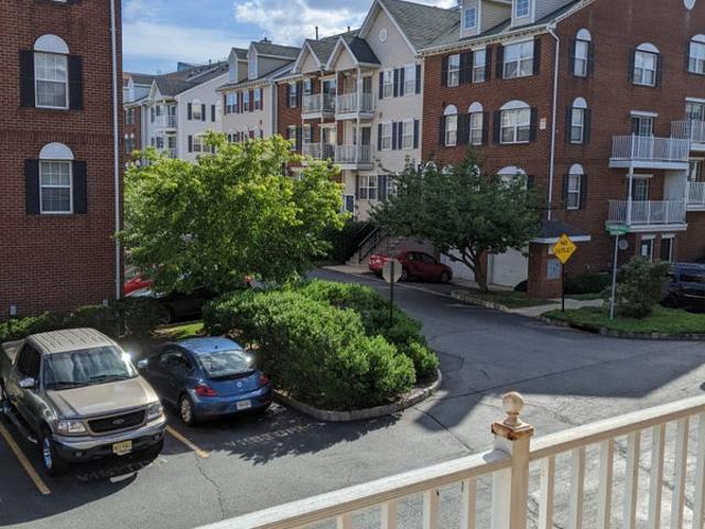 Society Hill Newark, single furnished room
