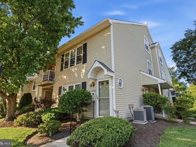 Society Pl, Newtown, Condo For Sale