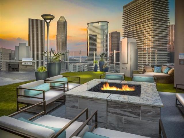 SoDo Main South Tower 1 Bedroom Apartment for Rent at 1725 Main St, Houston, TX 77002 Downtown Houston
