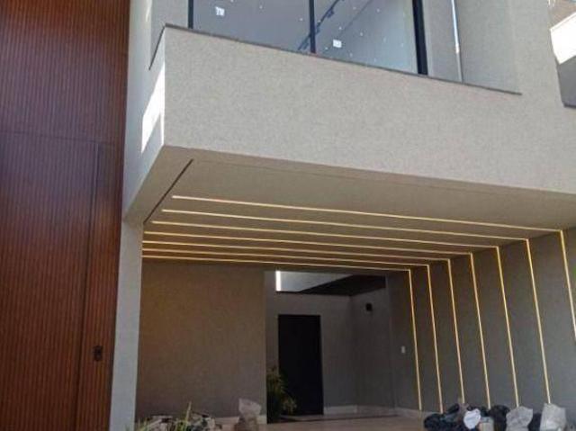 Sofisticação e Modernidade no Condomínio Damha VI! Com 2 suítes e 2 vagas de garagem / Próximo a Rep
