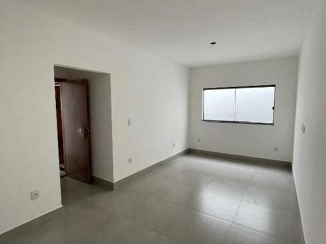 Sofisticação e Conforto no Novo Campinho: Casa Moderna com 3 Quartos e Acabamento de Alto Padrão
