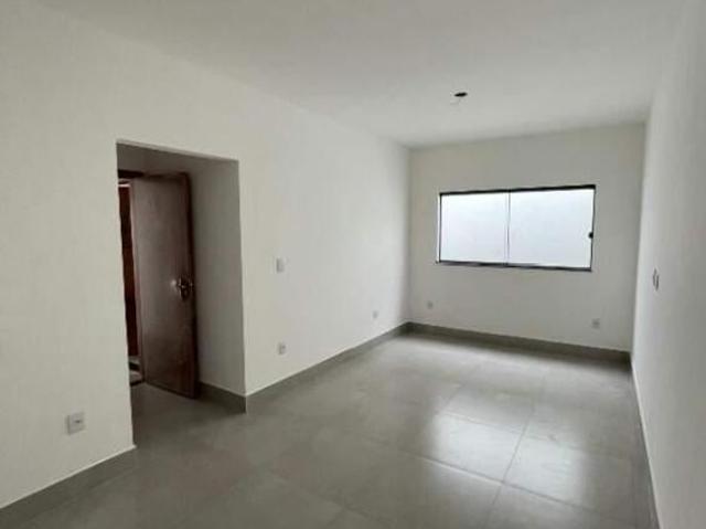 Sofisticação e Conforto no Novo Campinho: Casa Moderna com 3 Quartos e Acabamento de Alto Padrão