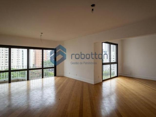 APARTAMENTO EM MOEMA PÁSSAROS COM 3 SUÍTES E 2 VAGAS DE GARAGEM!