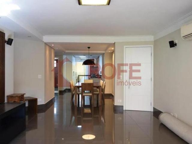 Sofisticação e Conforto em Pinheiros Apartamento Mobiliado com 3 Suítes e Varanda