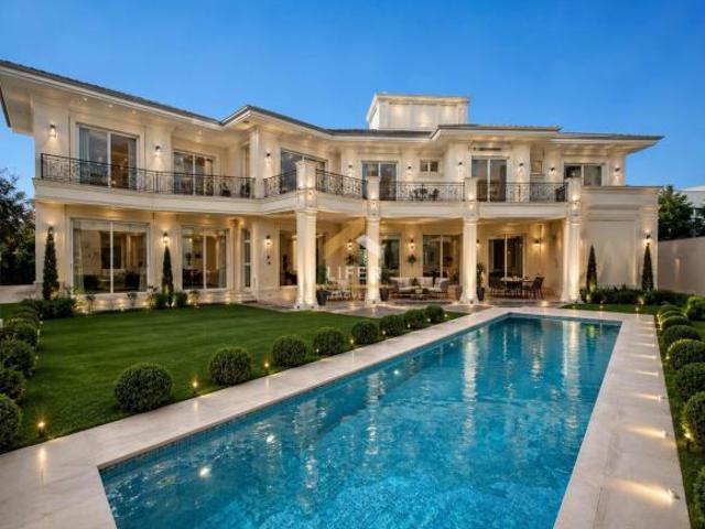 Sofisticação e Exclusividade Casa de Alto Padrão à Venda Aceita Permuta e Parc