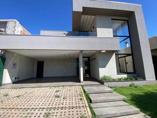 Sofisticação e Exclusividade no Condomínio Bellevie: Casa de Alto Padrão com 3 Suítes