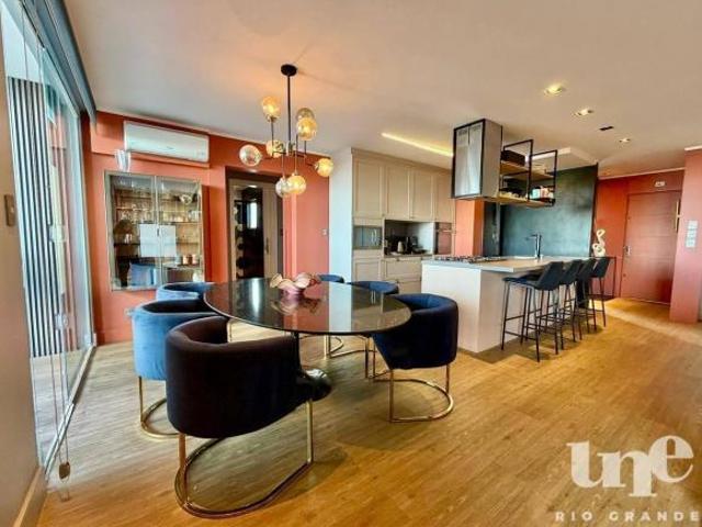 Sofisticação, exclusividade e conforto em cada detalhe. Este incrível apartamento de alto padrão imp