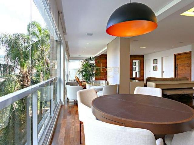 Sofisticado apartamento com varanda gourmet no Campo Belo