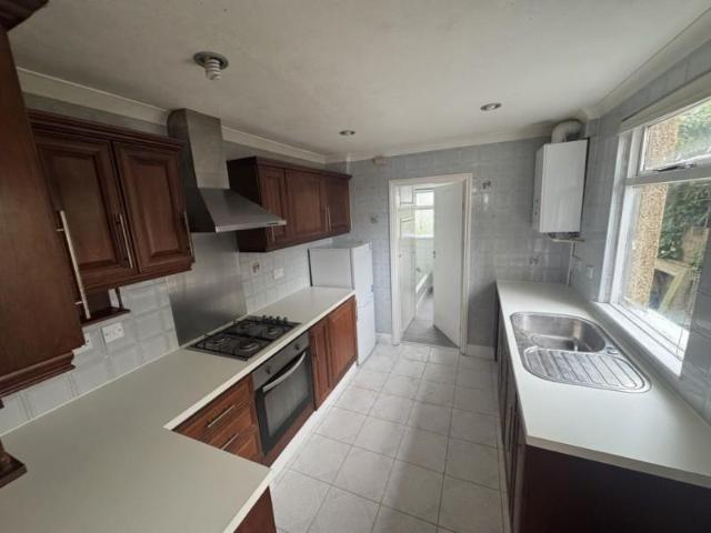 Soham Road, Enfield, EN3 3 bed terraced house to rent £2,300 pcm £531 pw