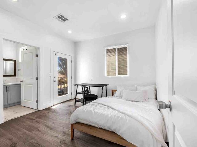 Soho Partners 1235 1 Bedroom Apartment for Rent at 1235 W 37th Pl, Los Angeles, CA 90007 Congress North