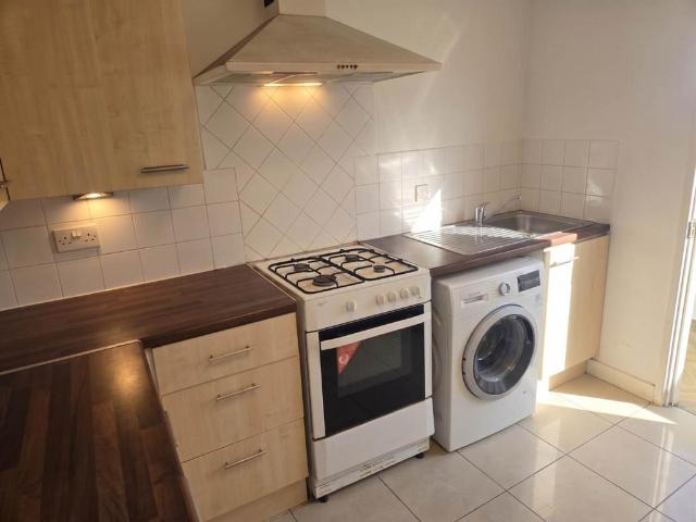 Soho Road, Birmingham B21 3 bed flat to rent £1,300 pcm £300 pw