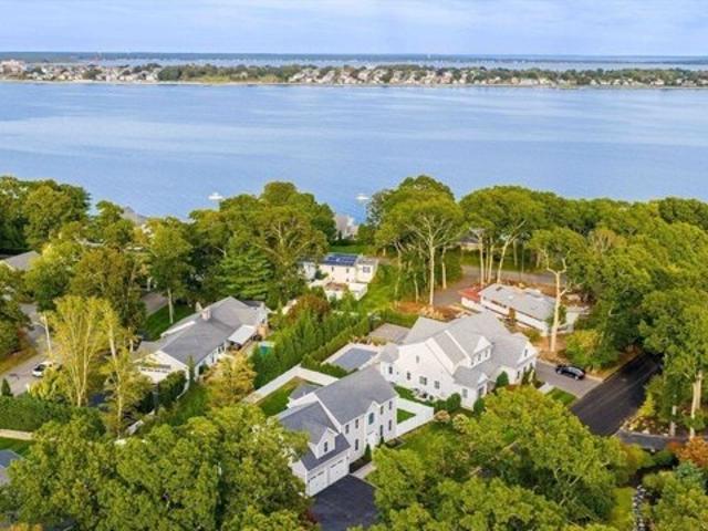 Sol E Mar St, Dartmouth, Home For Sale