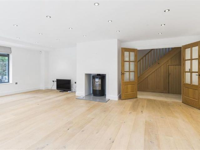 SOLE AGENT* A superb 5 bedroom family home, situated need Silvermere Golf Club and set behind gates with a large garden