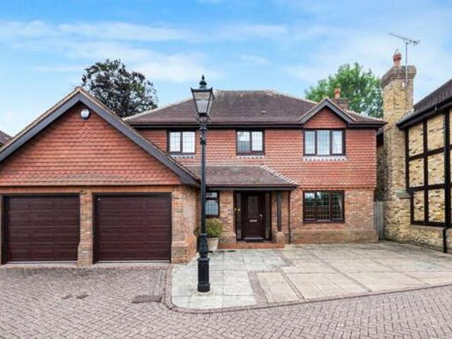 Solecote, Bookham, 5 Bedroom Detached