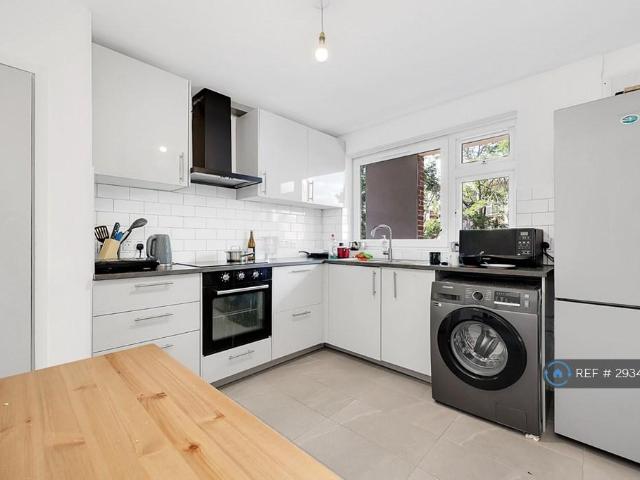 Solebay Street, London, E1 3 bed maisonette to rent £2,900 pcm £669 pw