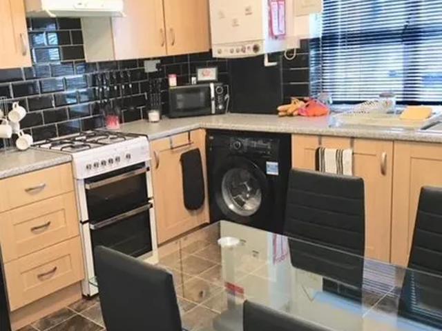 Solihull Age UK, Hobs Moat Road, Ulverley Green, B92 8JL, United Kingdom | 3 bed apartment for rent #140399746 | Rentberry