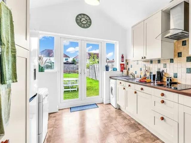 Solihull, B90 4RA, United Kingdom | 4 bed house for rent #167052085 | Rentberry