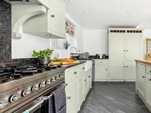 Solihull, B92 7DQ, United Kingdom | 4 bed house for rent #167295585 | Rentberry