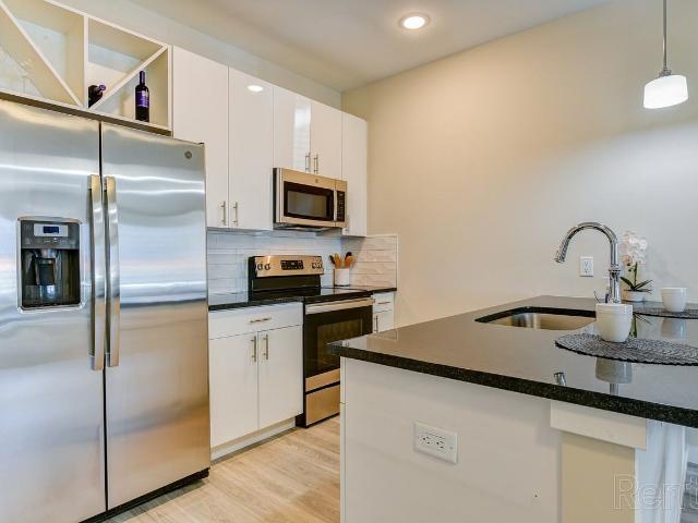 Solo at North Bergen Studio Apartment for Rent at 4828 Tonnelle Ave, North Bergen, NJ 07047