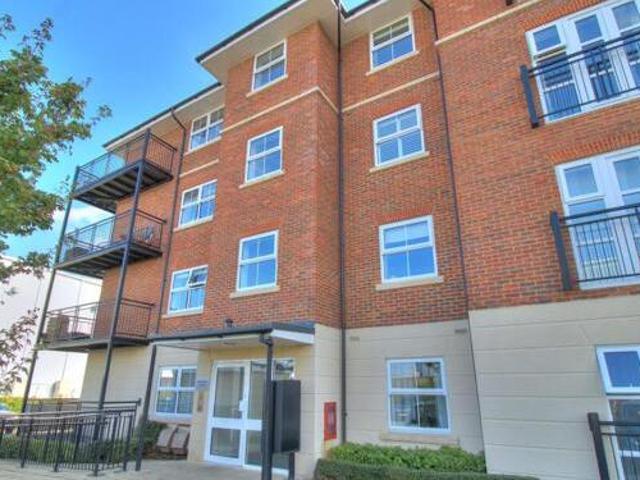Sopwith Drive, Farnborough, 1 Bedroom Flat