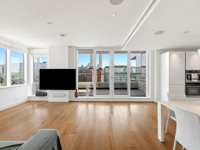 Sopwith Way, London SW11, 4 bed flat to rent, £8,350 pcm | PrimeLocation