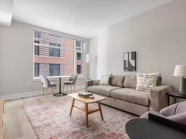Sophia Bethesda, 4924 Saint Elmo Ave, Woodmont Triangle 1 Be.