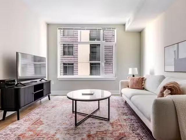 Sophia Bethesda, 4924 Saint Elmo Ave, Woodmont Triangle 1 Be.