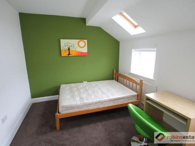 Sophie Road, Nottingham. 4 bed townhouse to rent £1,647 pcm £380 pw