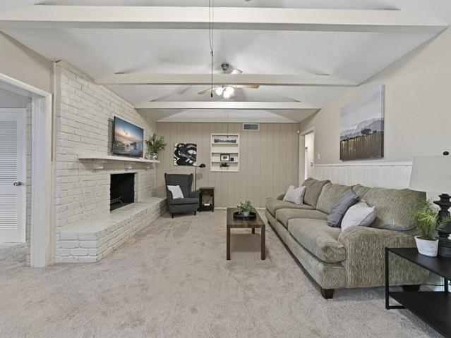Sophisticated East Fort Worth home near Meadowbroo