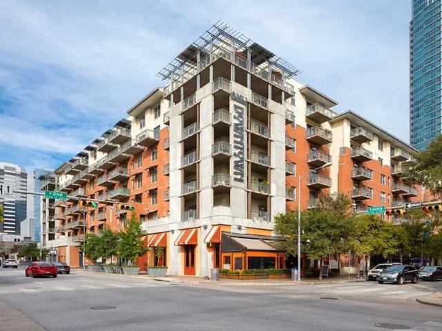 Sophisticated Urban Luxury City Views Pool & Fitness Center | 2BR/2BA | $3,752/mo | Downtown
