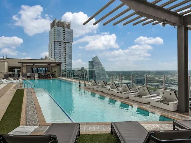 Sophisticated Urban Luxury — City Views — 2BR/2BA + Special Offer