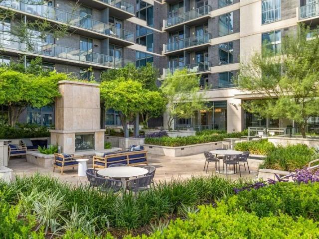 Sophisticated Urban Luxury — City Views — 2BR/2BA + Special Offer