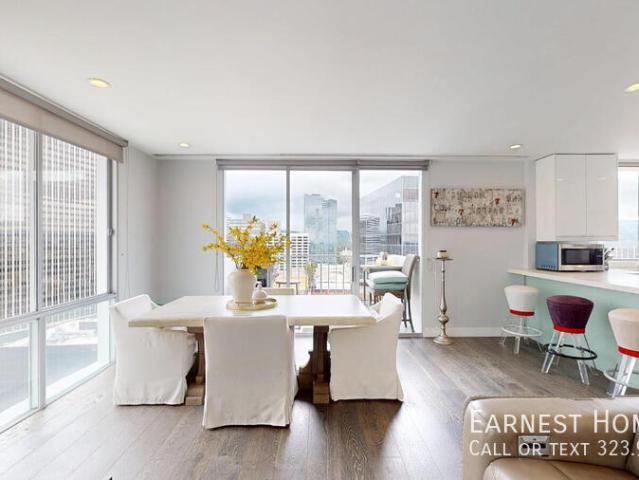 Sophisticated 1BR/1BTH High Rise Condo with Panoramic Views in Century City!
