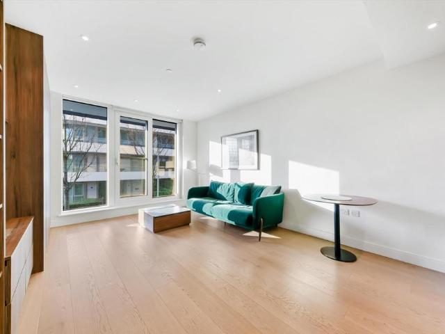 Sophora House, Vista, Battersea SW11 1 bed flat to rent £3,000 pcm £692 pw