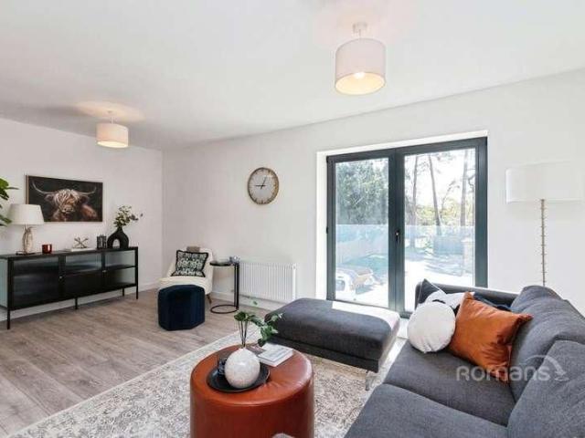 Sorrel Close, Farnborough, Hampshire, GU14