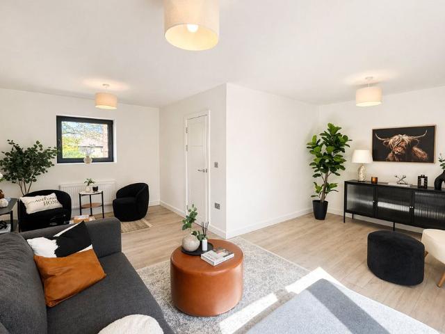Sorrel Close, Farnborough, Hampshire, GU14