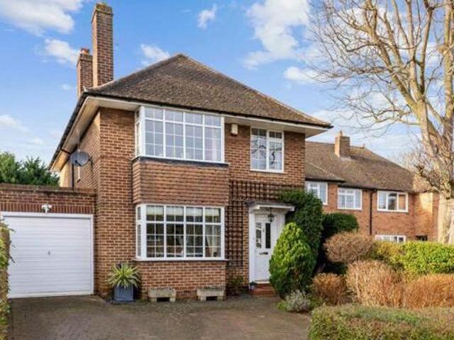Sorrel Garth, Hitchin, 4 Bedroom Link