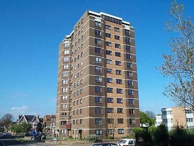 South Terrace, Littlehampton, West Sussex BN17, 2 bed flat to rent, £1,300 pcm | PrimeLocation