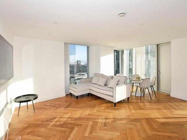 South Tower, 9 Owen Street. 2 bed flat to rent £2,350 pcm £542 pw