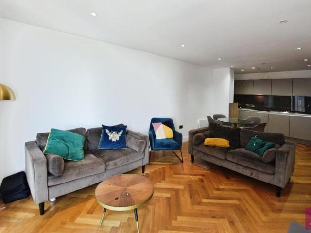 South Tower, Deansgate Square, 9 Owen. 2 bed flat to rent £1,750 pcm £404 pw